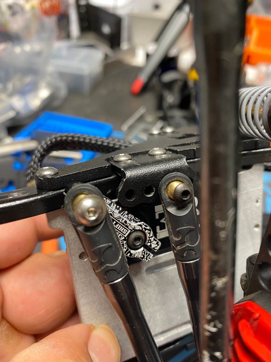 IERC SCX/C1 Front Towers W/Panhard Mount – The Crawler Connection